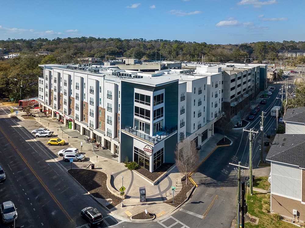 Off-Campus Apartments Near FSU | The Luxe on West Call